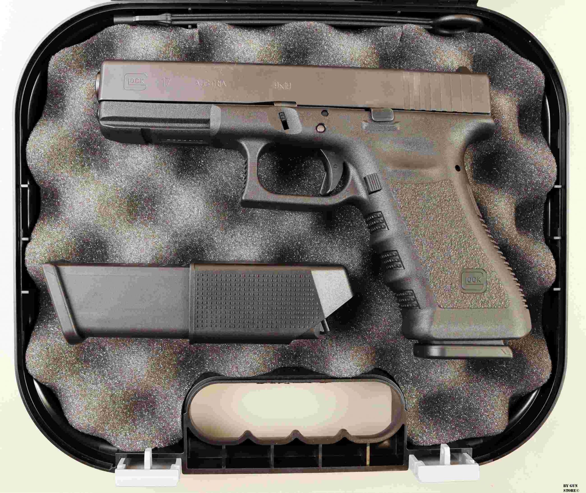 Pistola Glock mod. 17 cal. 9x19 mm - Gun Store Bunker